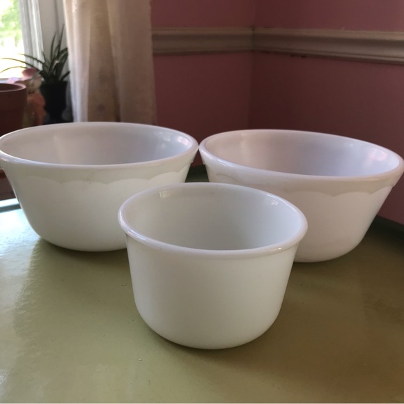 Pyrex | Dining | Vintage Lot Of 3 White Milk Glass Pyrex Hazel Atlas ...